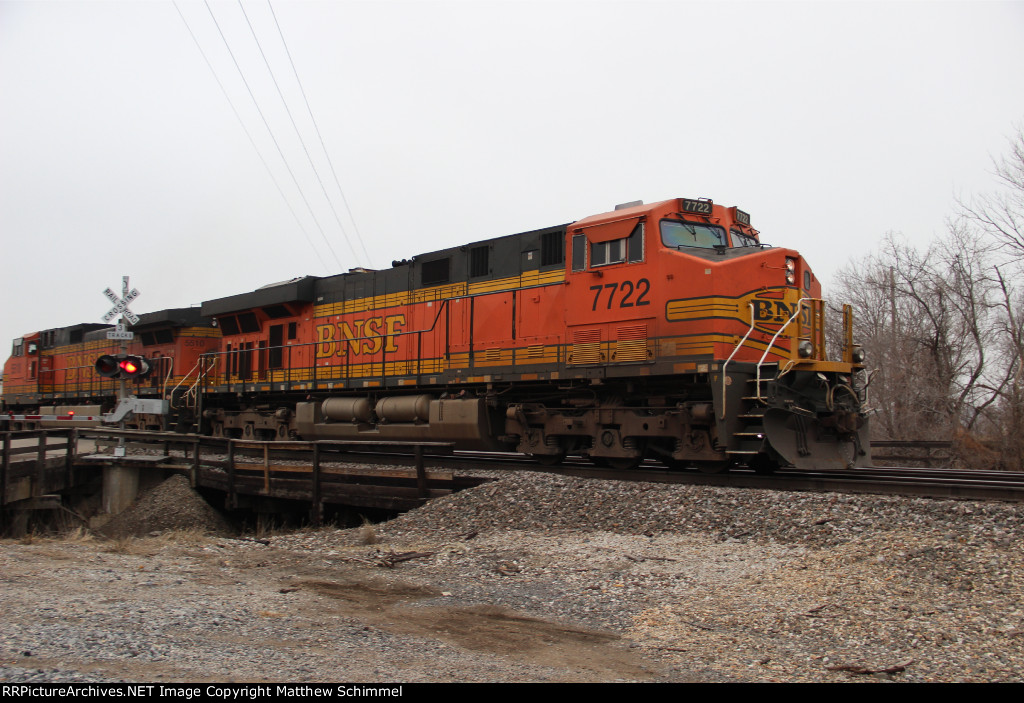 BNSF 7722 - DPU #2